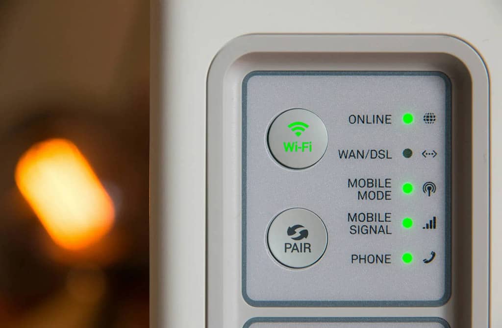 Wi-Fi Hotspot vs Mobile Router: How to Choose? - EZ Mobile